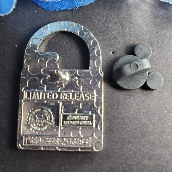 Disney | Jewelry | Disney Parks Goofy Lock Pin | Poshmark